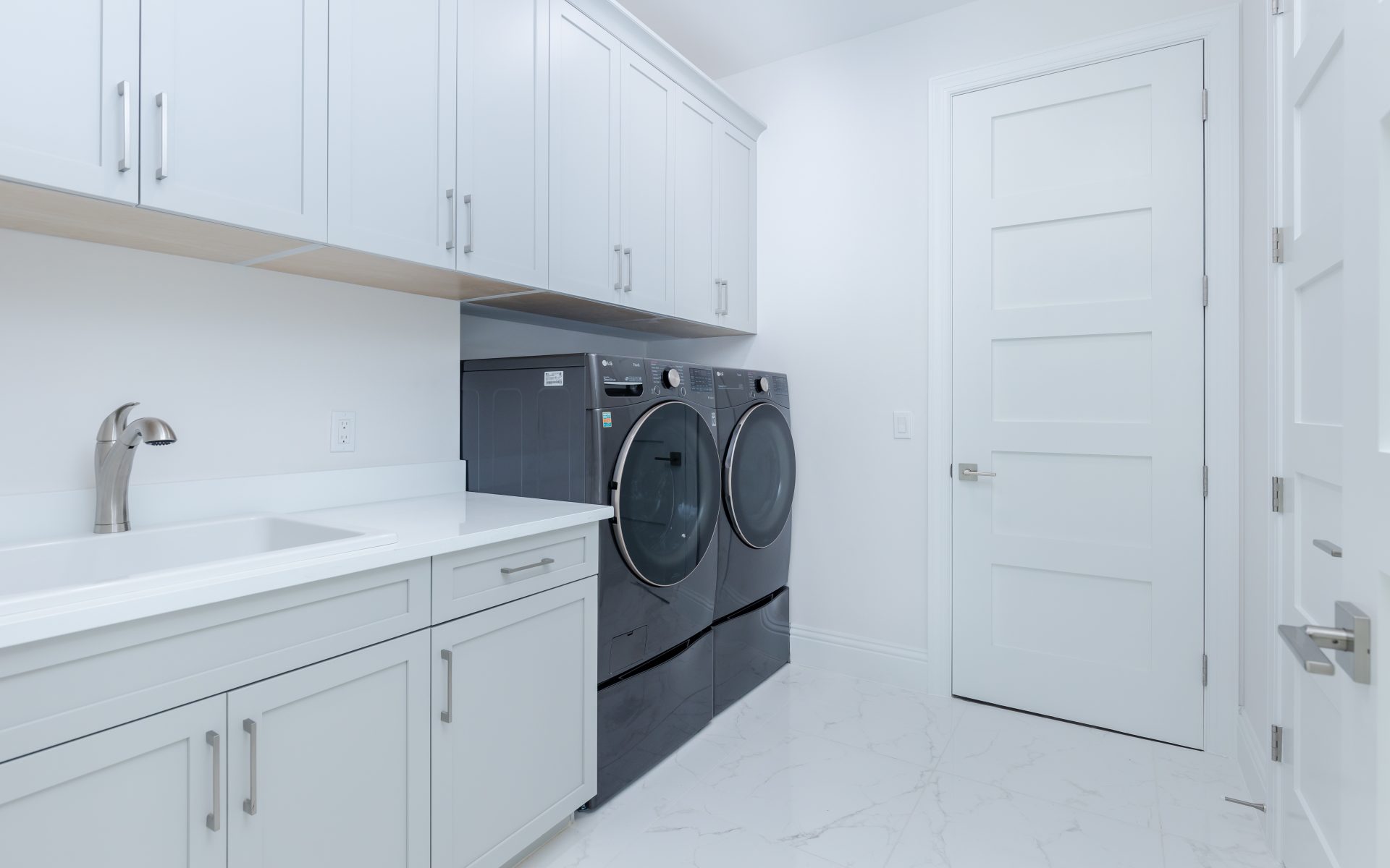 Contemporary Custom Single Story Home - Aubuchon Homes